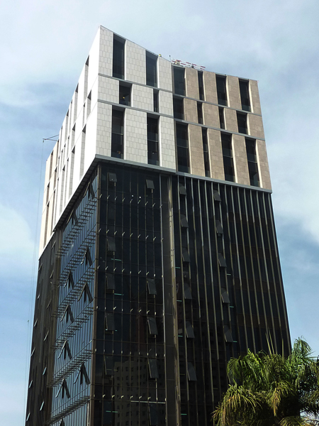 Luanda | Edifício Fénix | 16P | Concluído | Page 3 | SkyscraperCity Forum